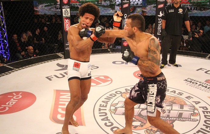 Bad Boy vence Fofão de virada e leva título do peso-leve no Jungle ...